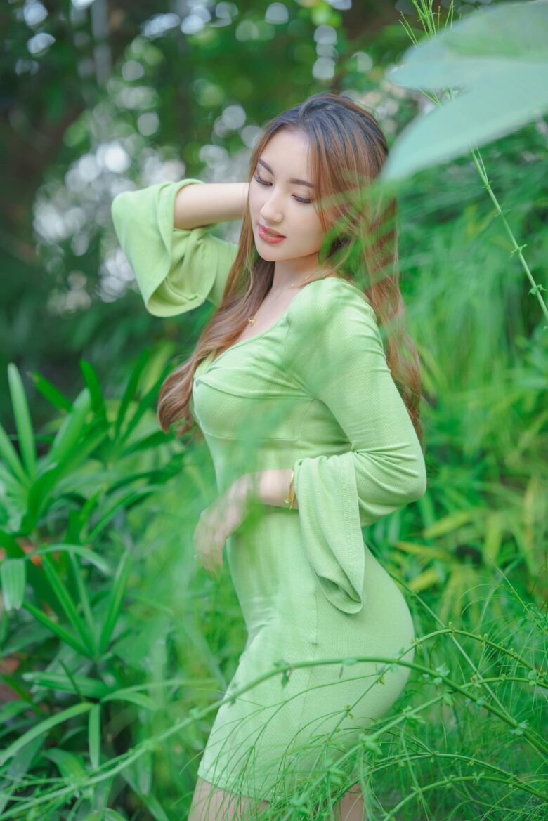 Nang Kham Hsu San appears gorgeous in green fitting dress - Myanmar Models DB